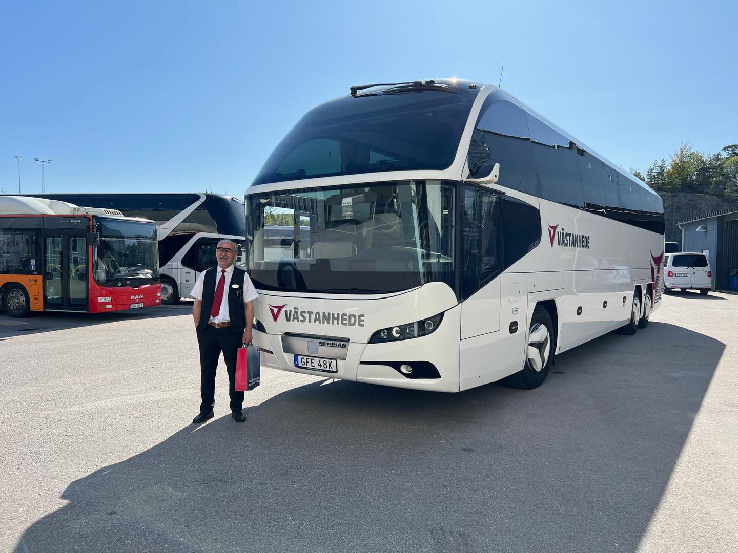 Svenska Neoplan levererar 2 fabriksnya Neoplan Cityliner P15! - Neoplan