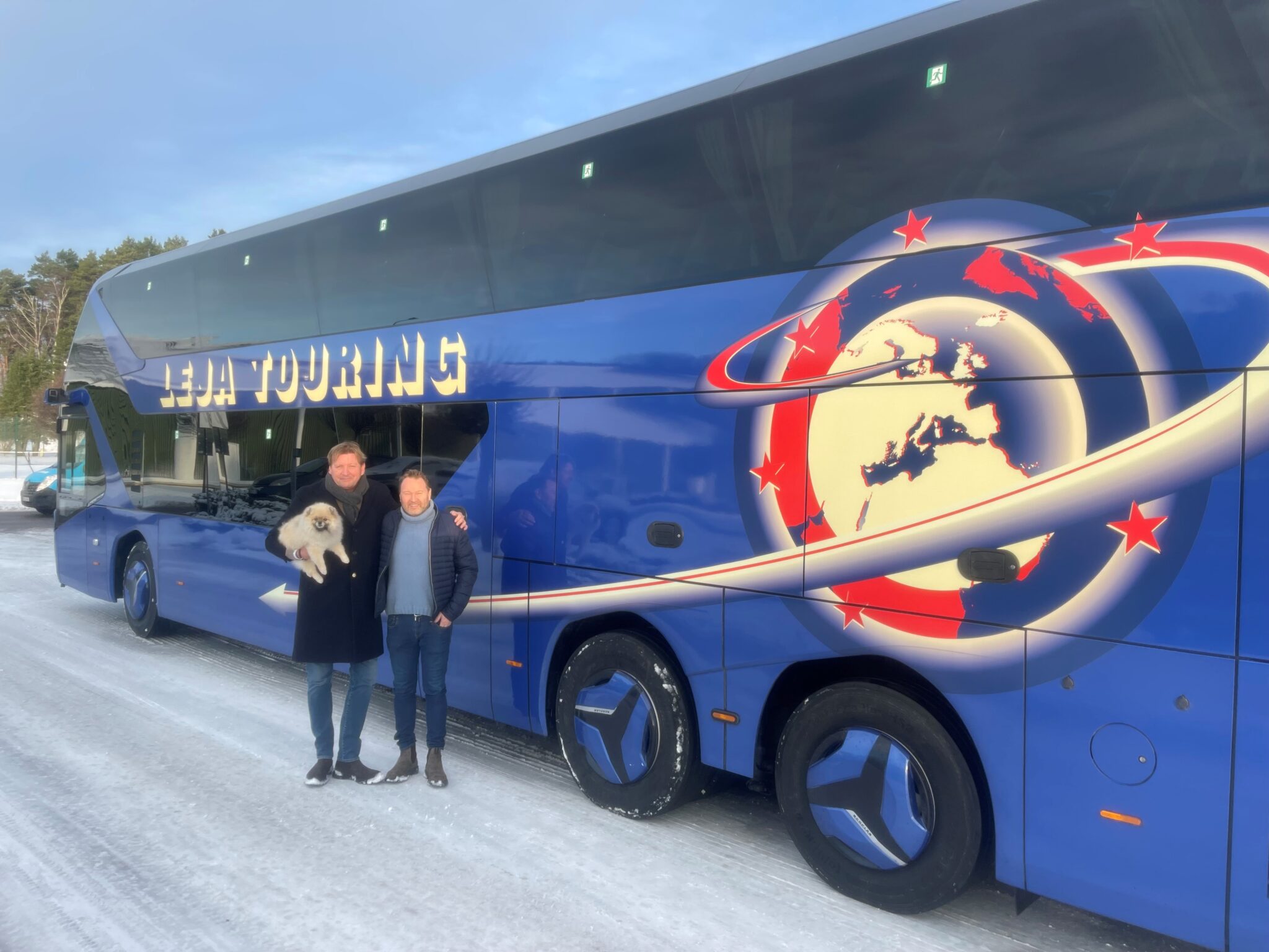 Svenska Neoplan AB levererar ny Neoplan Skyliner P06 Euro 6E V.I.P ...